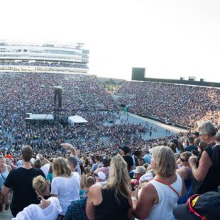 Photos: Back Porch Revival brings country music to Kinnick Stadium ...