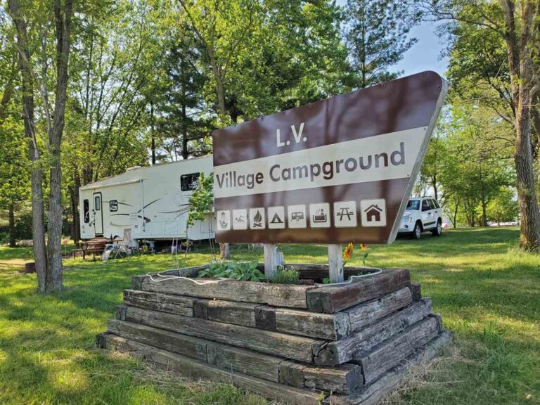 Bears bare all at this adult-only, LGBTQ-friendly campground in 'middle ...
