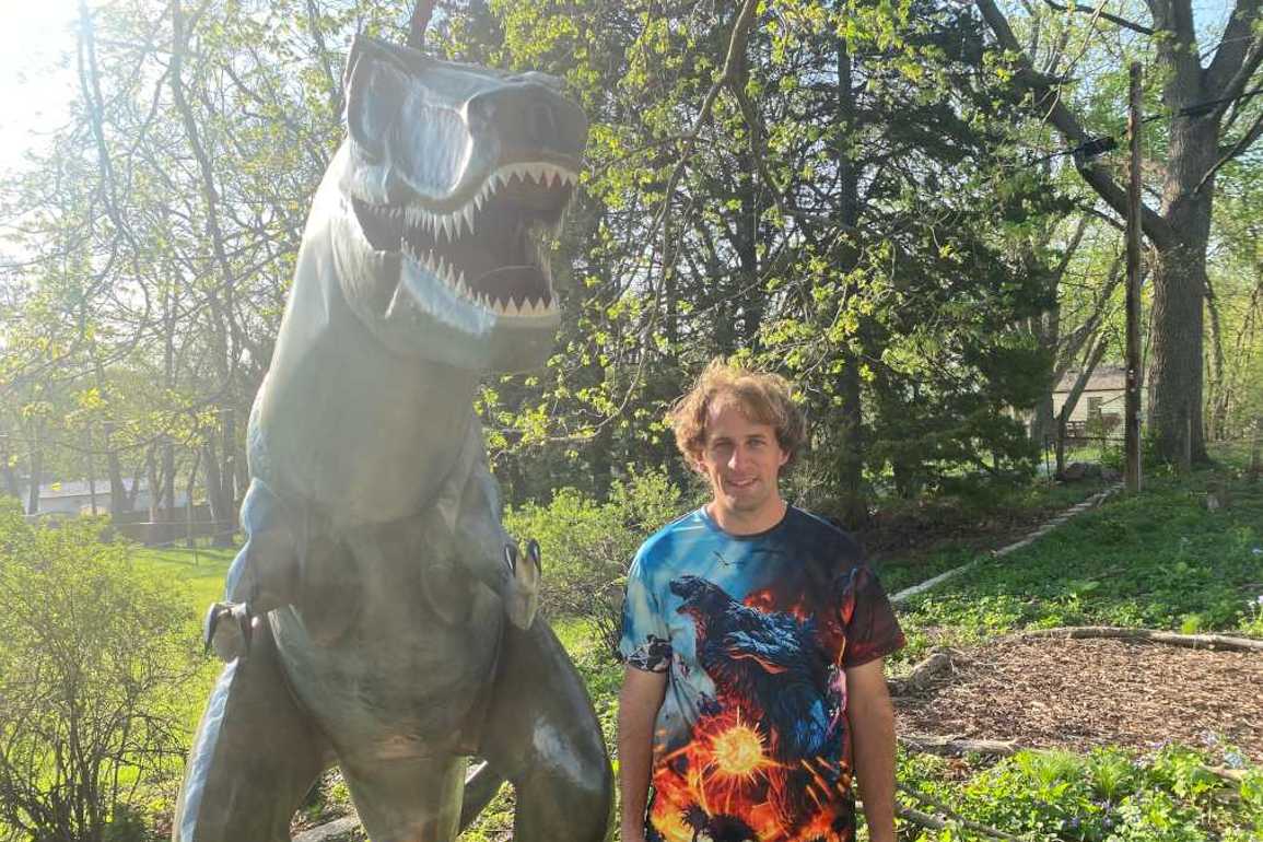 Take a walk among the dinosaurs in 'that one Des Moines garden' this ...