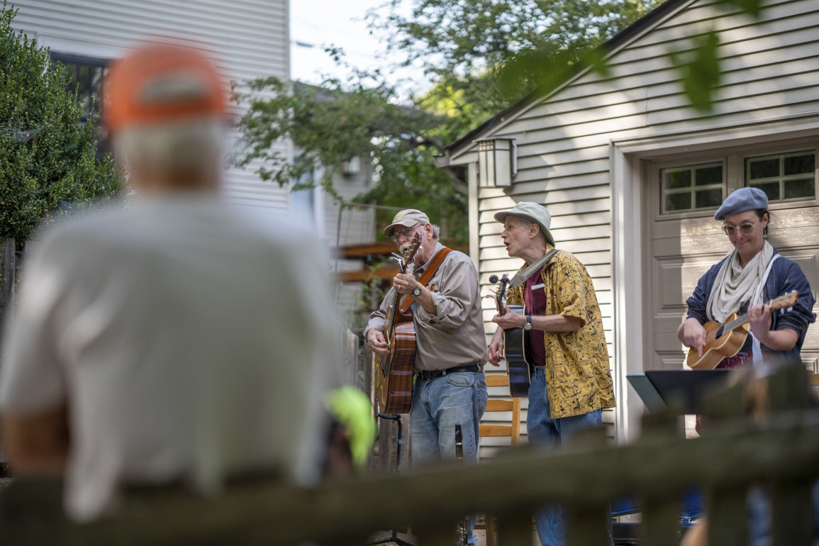 Video & Photo Gallery: Longfellow neighbors gather for the 2022 Front ...