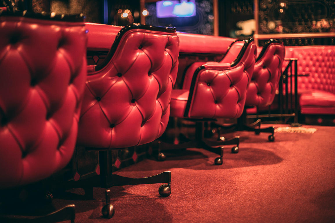 Leonardo_bar-chairs-cedarrapids - Little Village