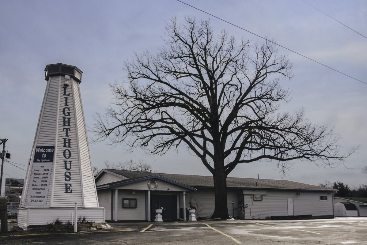 Fire destroys the Lighthouse Inn, a Cedar Rapids landmark and one of ...