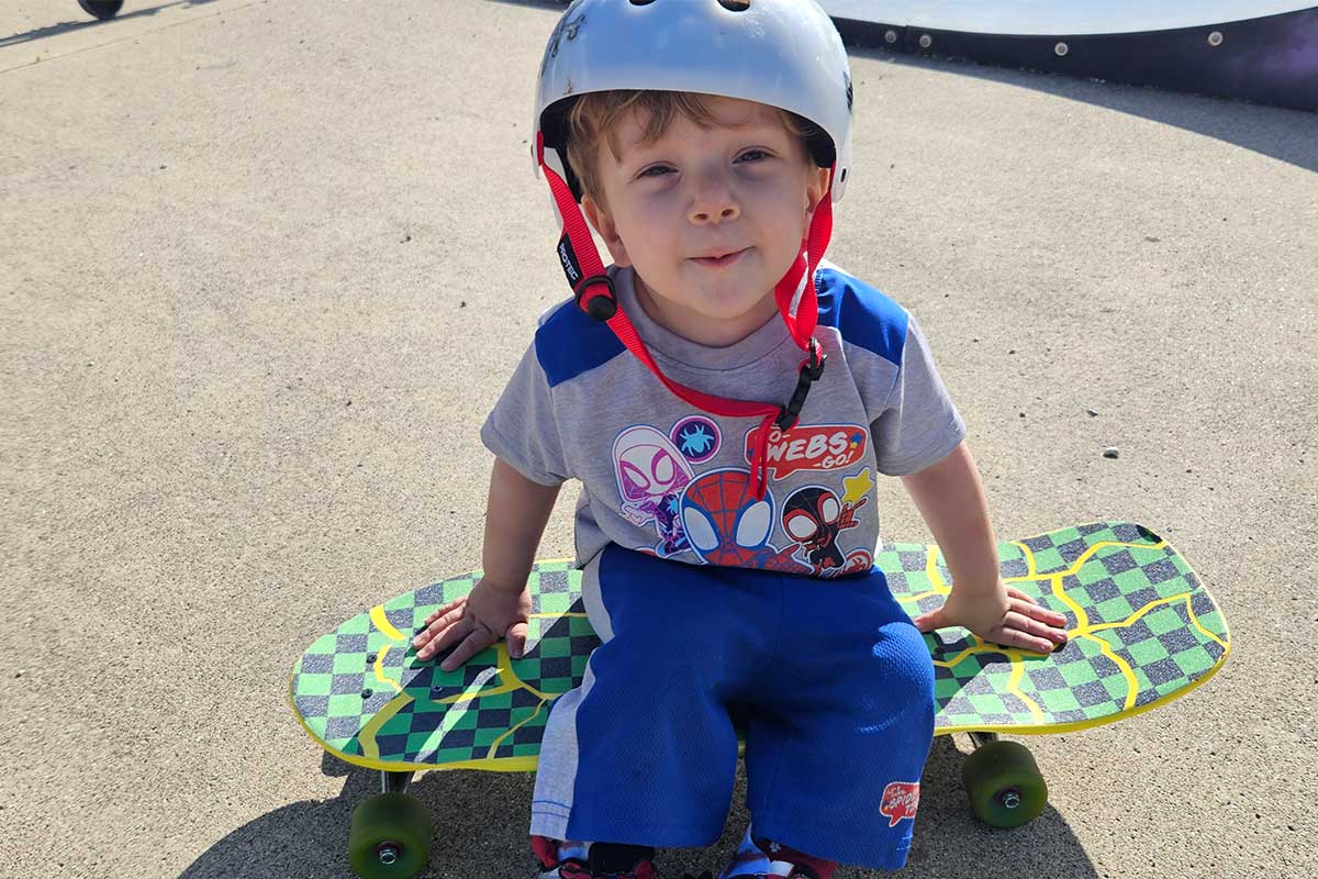 Iowa dad Jeremy Pfaff is skateboarding across the state for a great ...