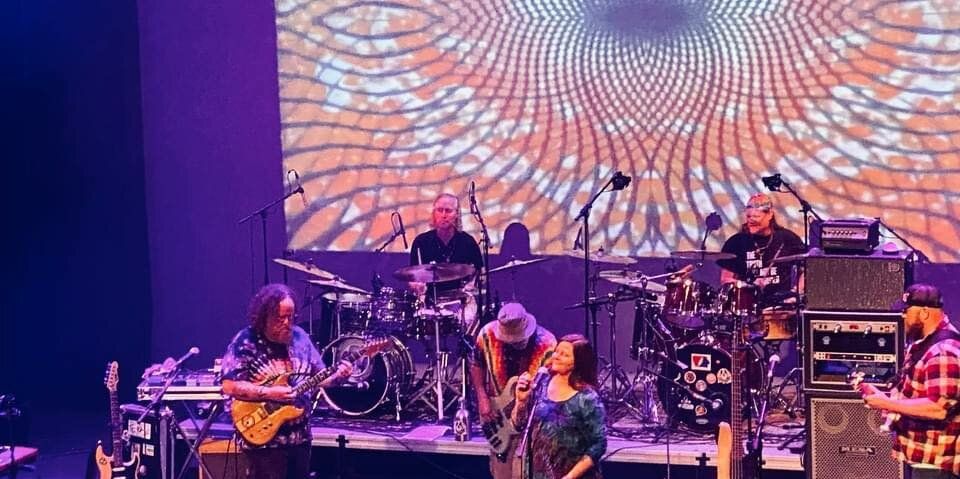 87636 - Little Village