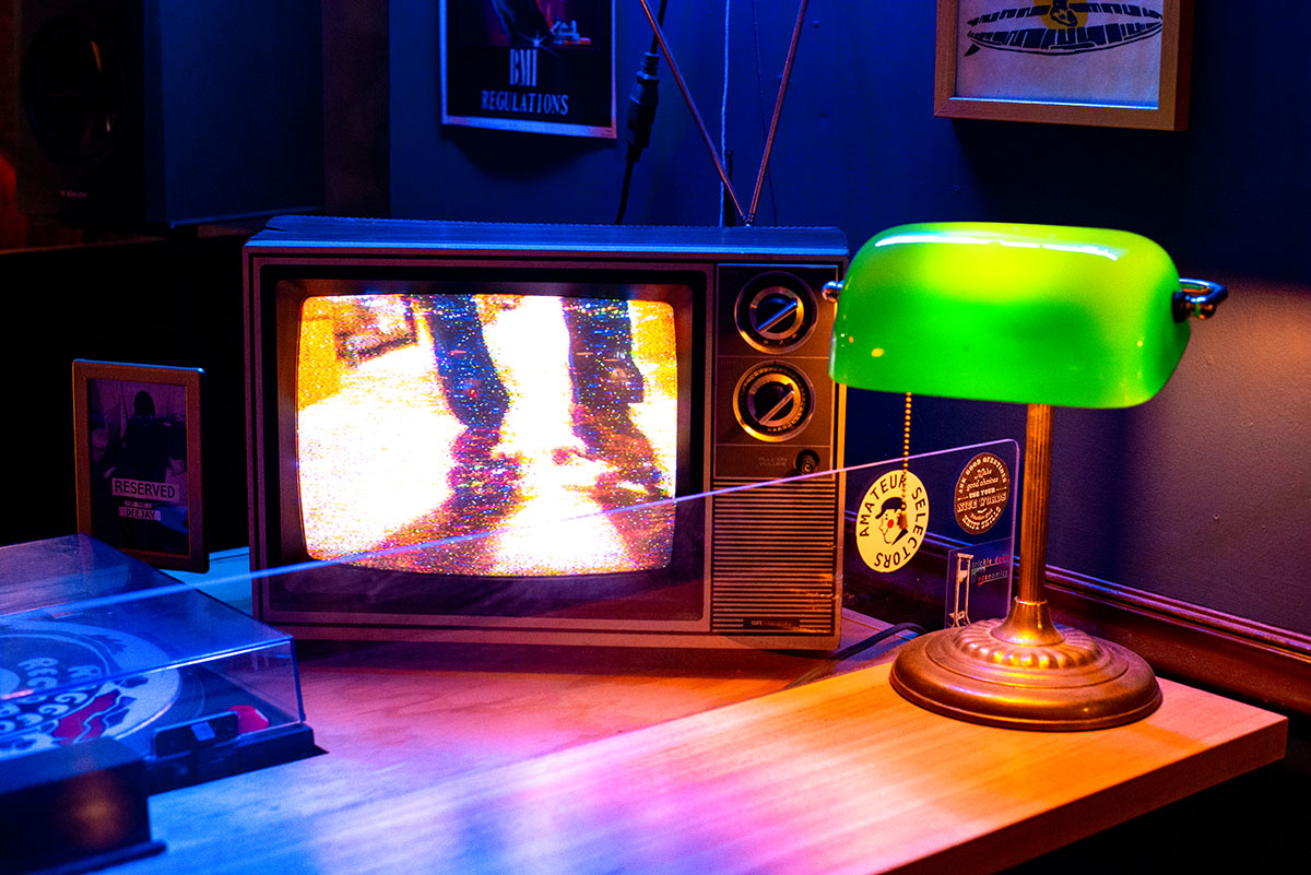 Rozz-Tox's owner and 'custodian' welcomes you to 'do something fucking cool' in the Q.C. space ...