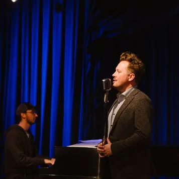 Vocalist Max Wellman - Little Village