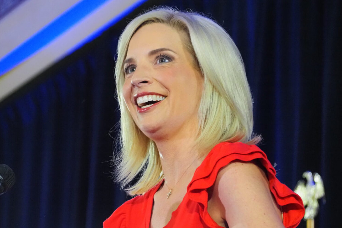Ashley Hinson pledges loyalty to Trump, throws Zach Wahls a jab at ...